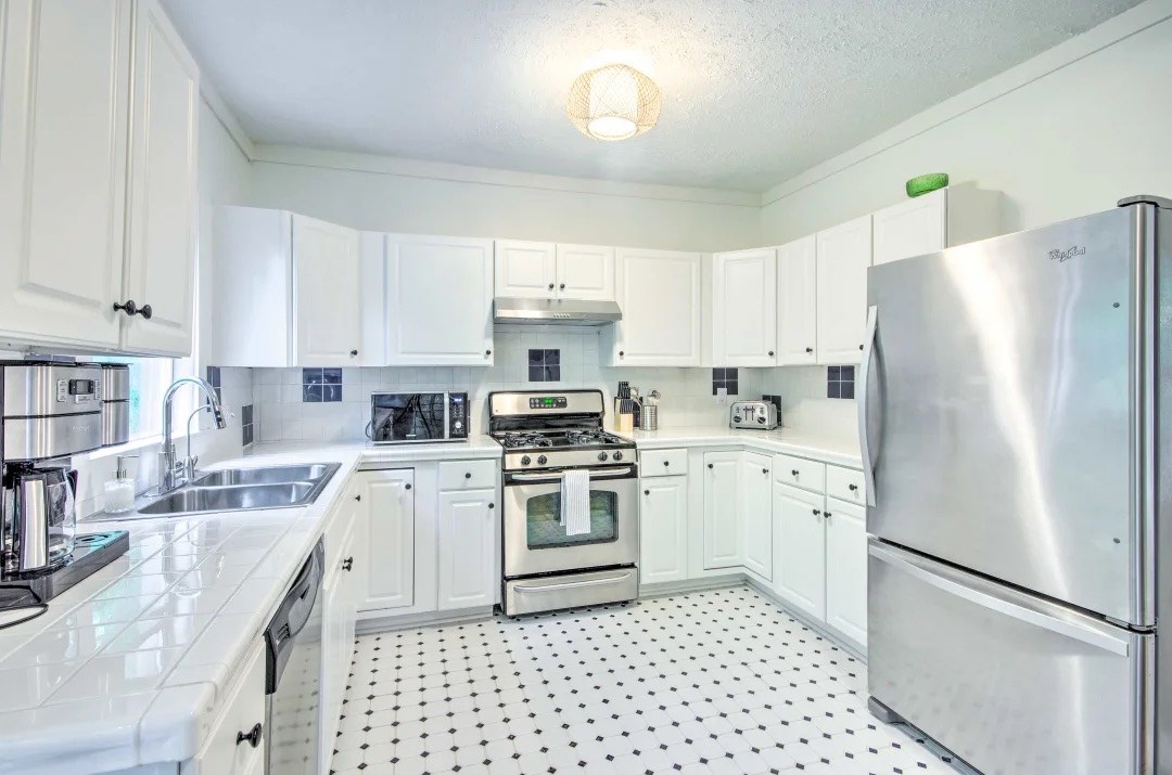 Locations Hub - Babbitt House - Modern Living in an Historic House