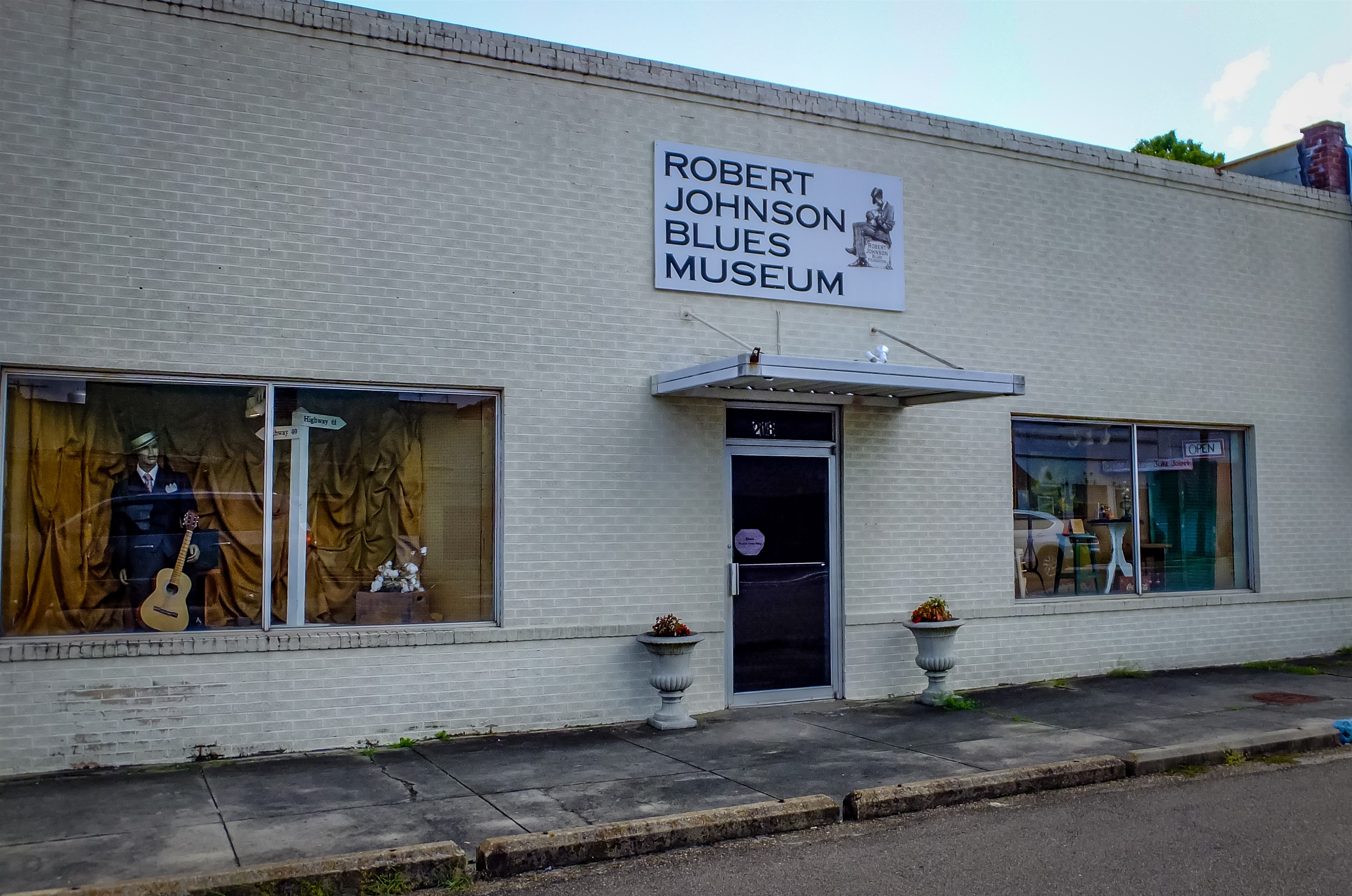 Locations Hub - Robert Johnson Heritage and Blues Museum