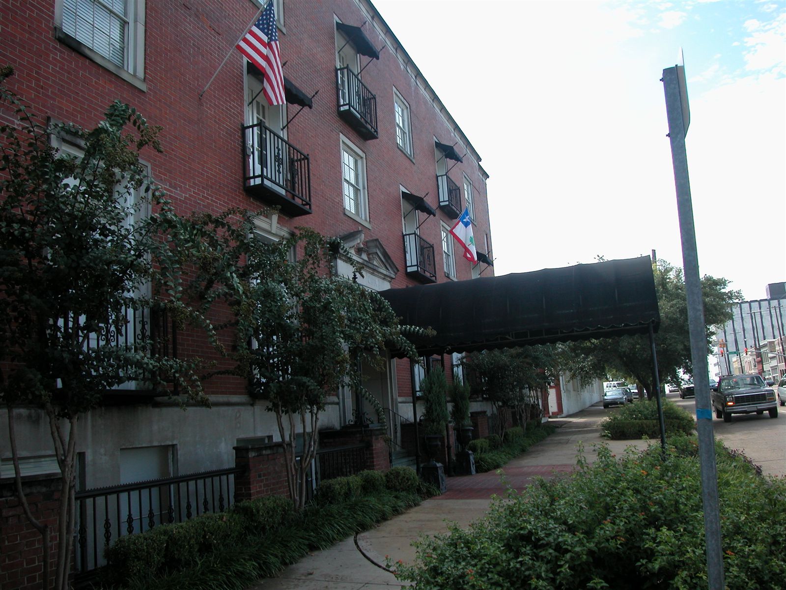 Locations Hub - Old Capitol Inn